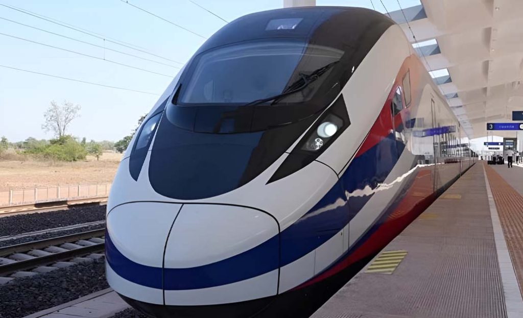 Laos-China Railway Boosts Daily Trips in Preparation of Tourism Surge ...